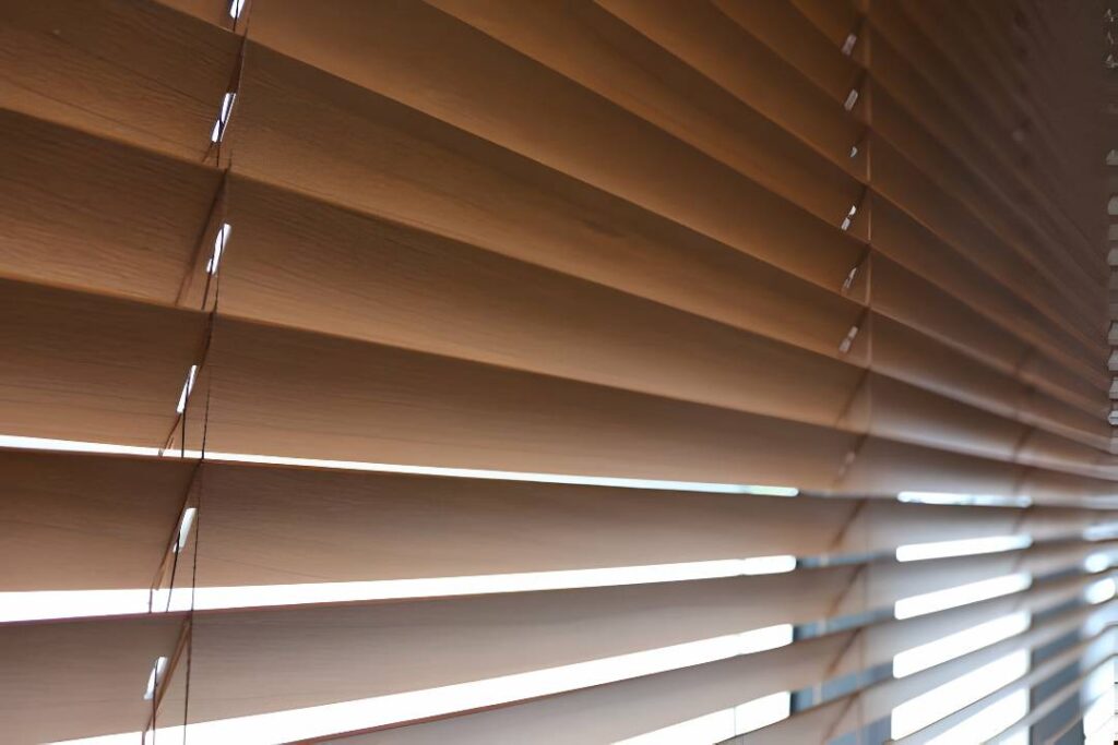 How Window Blinds Work | Dream Vinyl Flooring